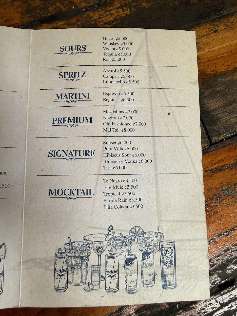 Medusa Bar Tamarindo | Craft Cocktails at the Longest Bar in Town